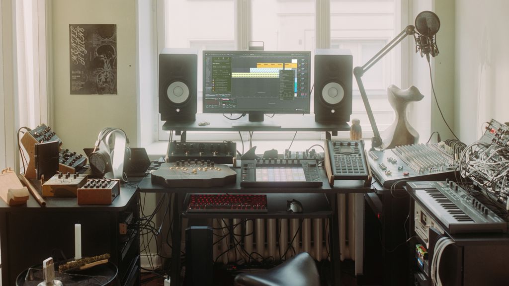 Ableton Live 12.4 is out now, with Link Audio and updated Erosion ...