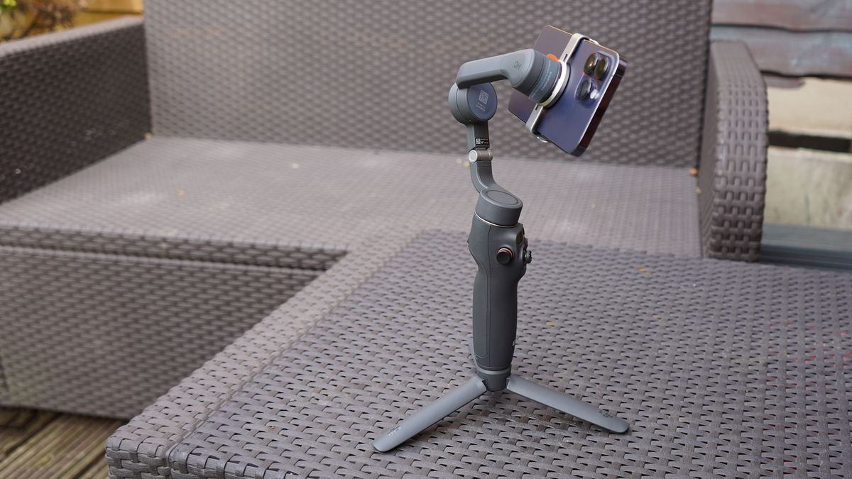 The best smartphone gimbals for iPhones and Android phones: make your ...