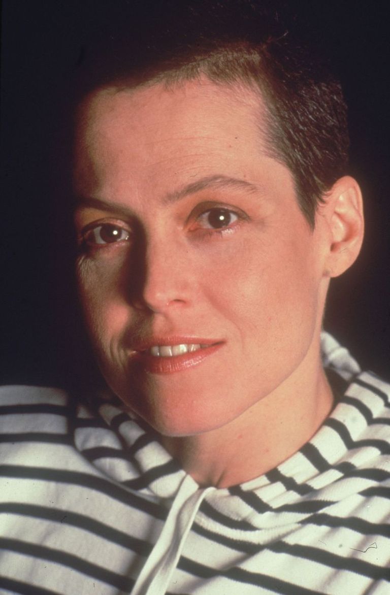 22 Famous Ladies Who Look Great with a Buzz Cut - These Female ...