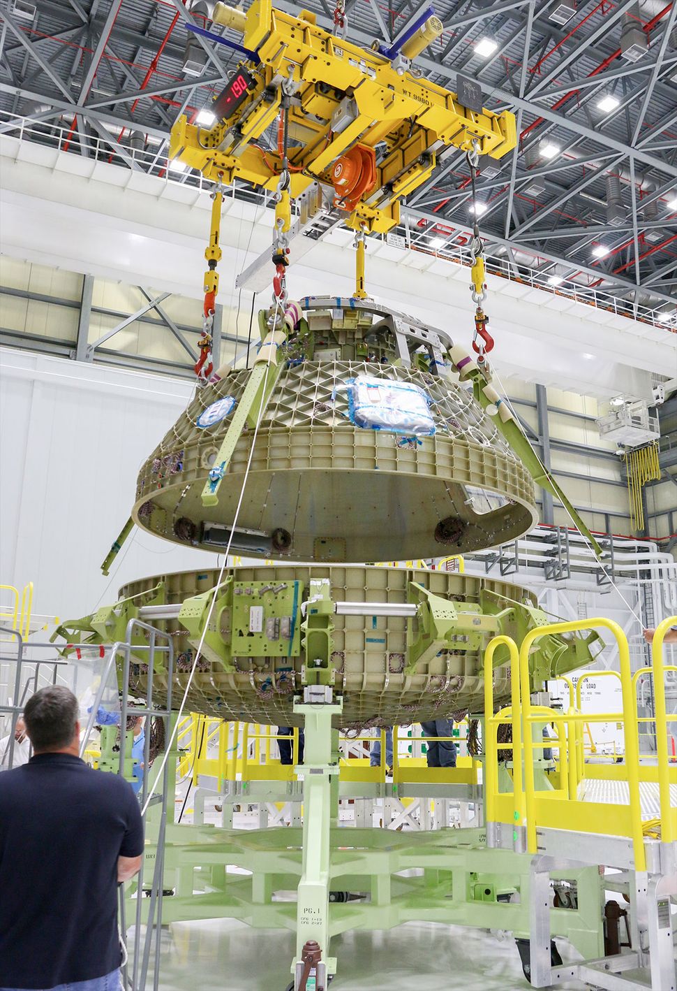 Boeing's 1st 'Full-Blown' Starliner Space Capsule Takes Shape | Space