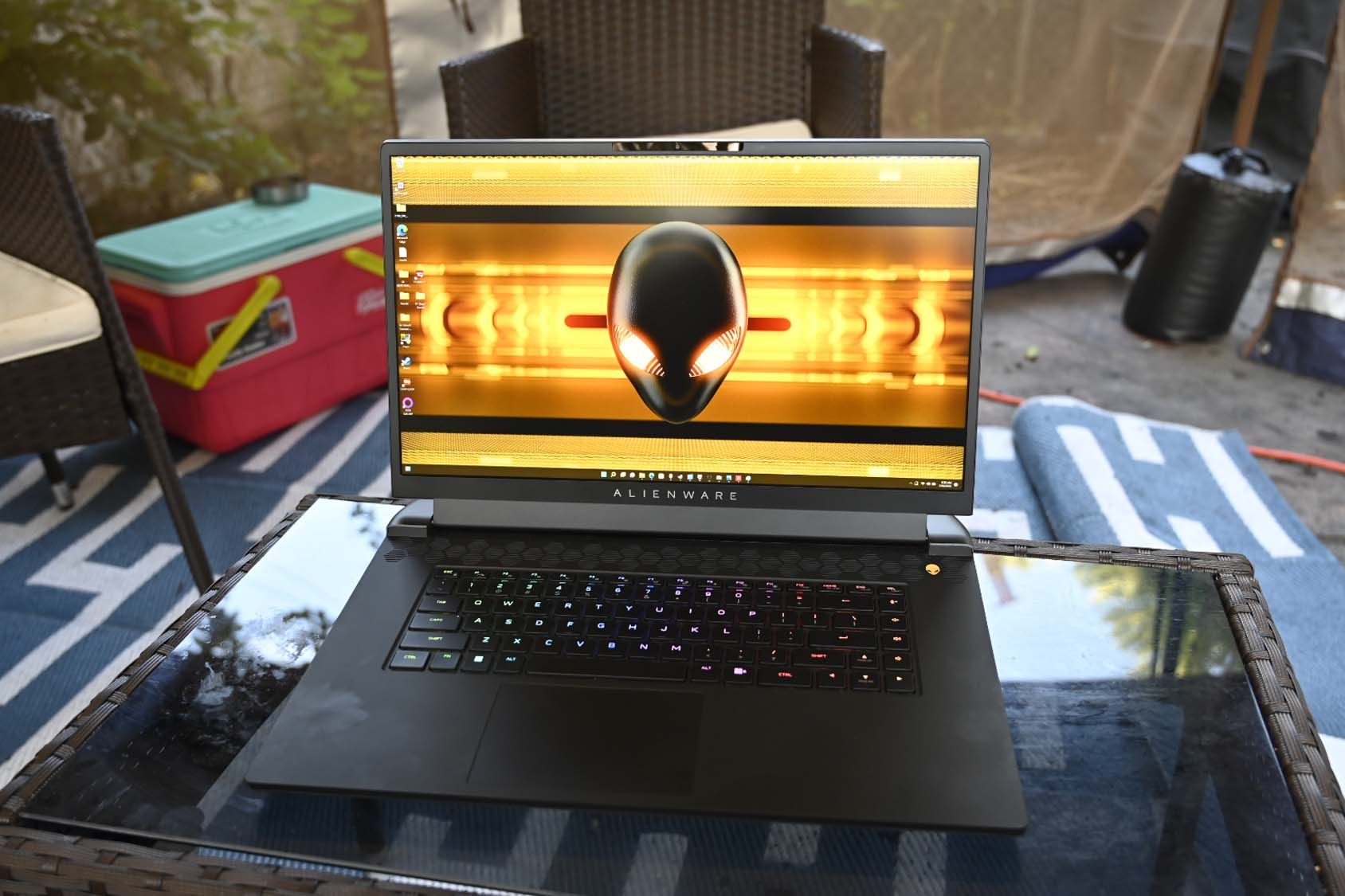 Alienware m17 R5 (AMD Advantage): Meet the king of AMD gaming laptops ...
