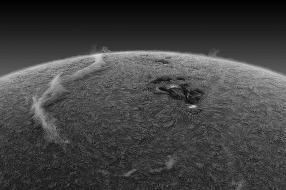 Amazing Photo of Sun's Surface Captured by Photographer | Space