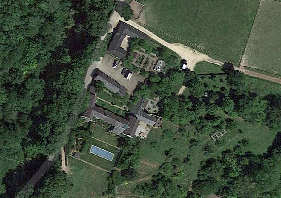 Martin Clunes set to lose planning battle over traveller site next to ...