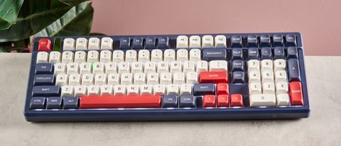 Gamakay TK101 review: impressive connectivity options and mechanical ...