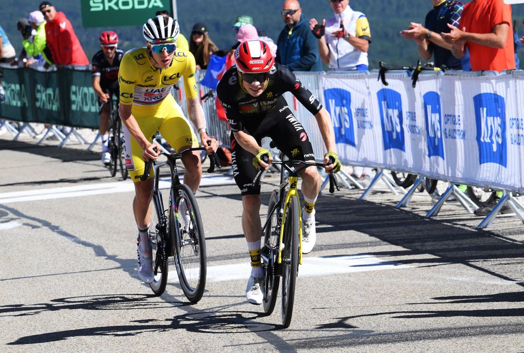 'People in the finish area should use their eyes a bit more' – Jonas Vingegaard crashes into ...