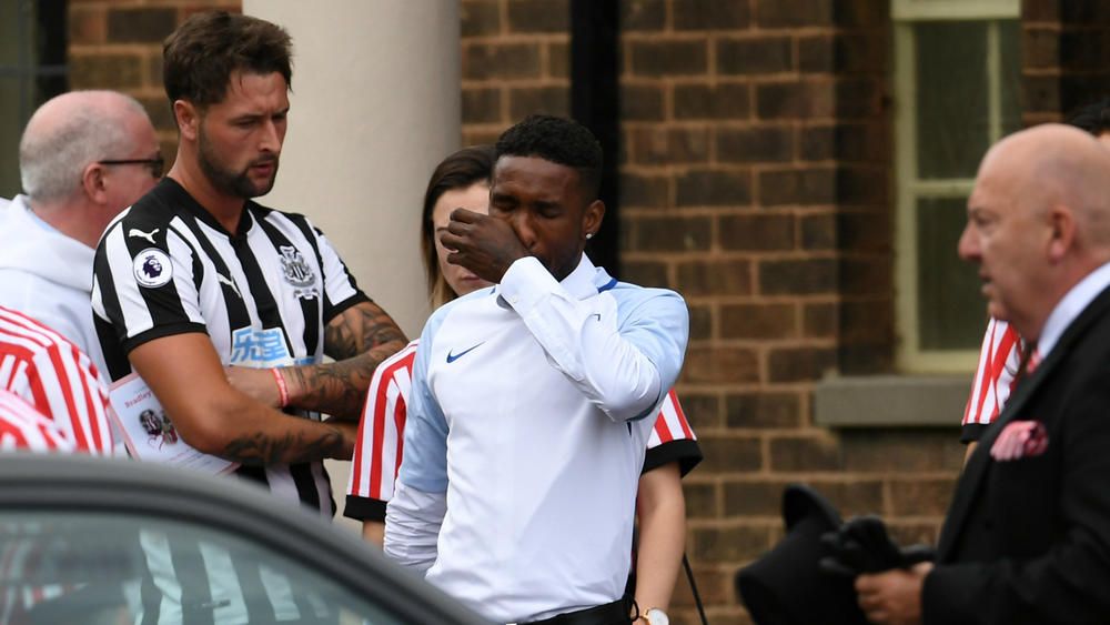 Defoe joins thousands of mourners for Bradley Lowery funeral | FourFourTwo
