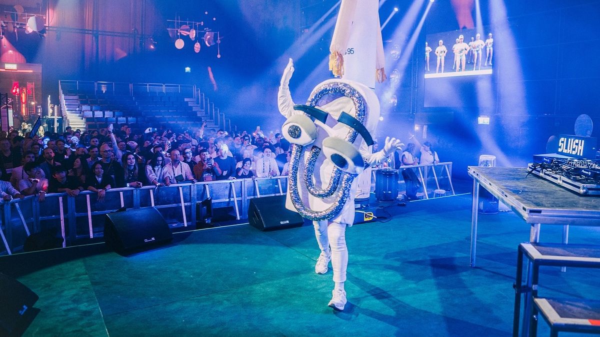 Windows95man drops new track 'Paperclip,' a love letter to Clippy ...