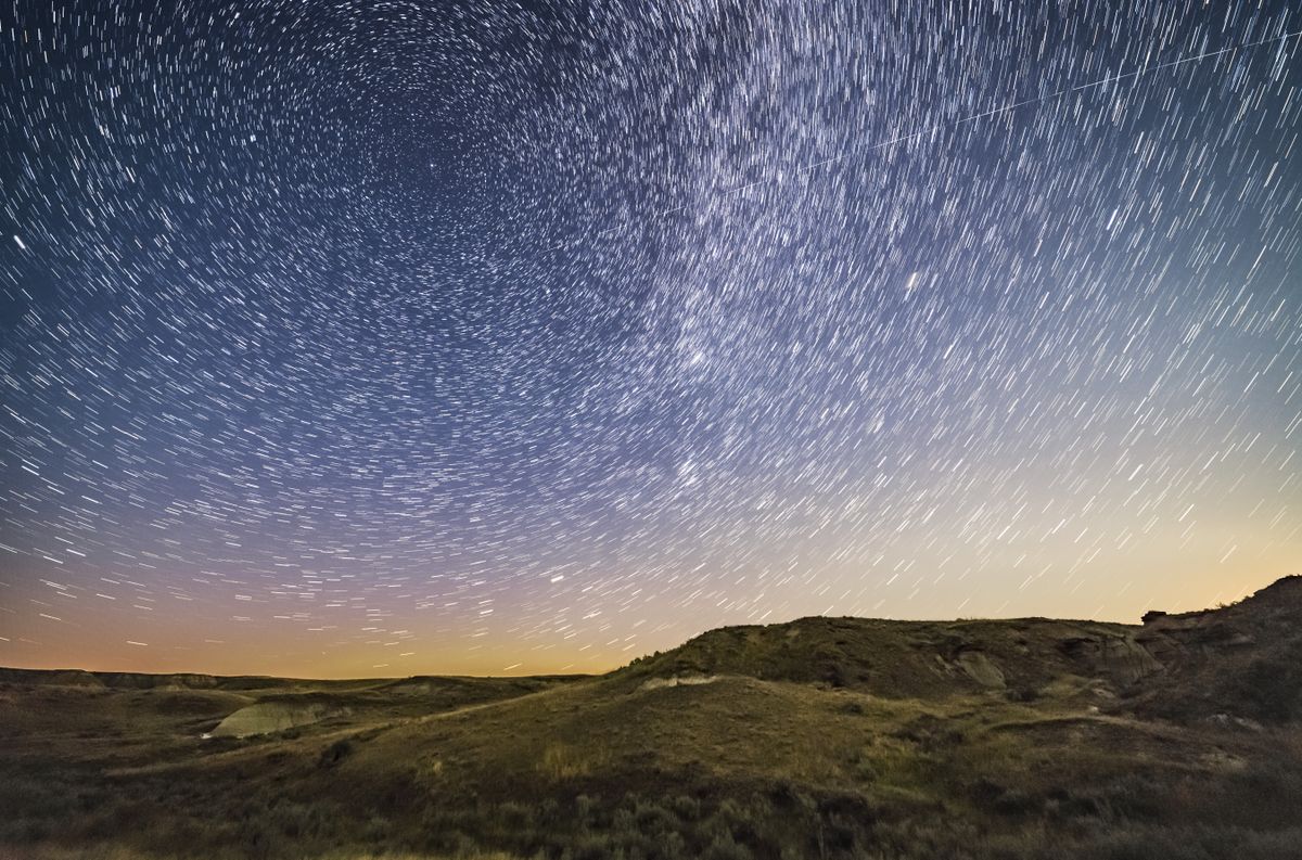 How to tell the difference between meteor and satellite streaks in ...