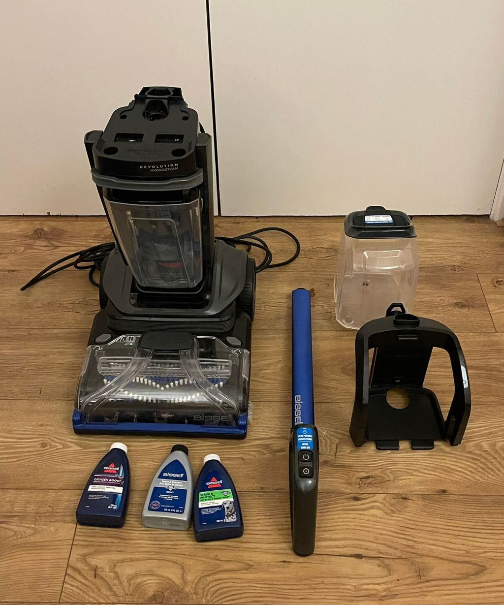 5 stars: Bissell Revolution HydroSteam carpet cleaner review | Homes and Gardens