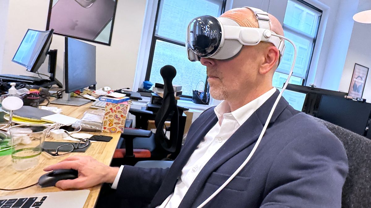 You're not wearing Vision Pro wrong and Apple isn't hiding anything ...