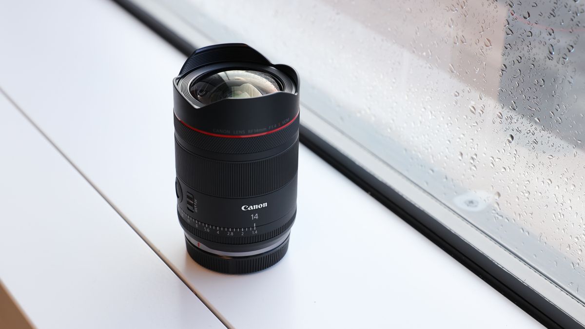 Canon RF 14mm f/1.4L VCM lens hands-on: expansive view but expensive ...