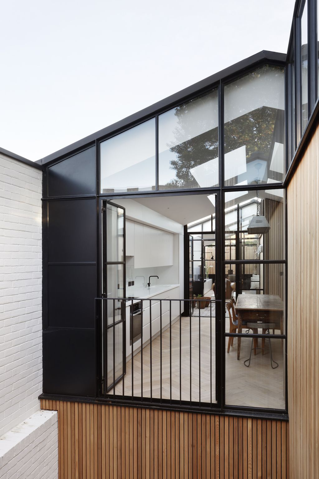 19 Courtyard garden ideas that maximise a small, paved outdoor space ...