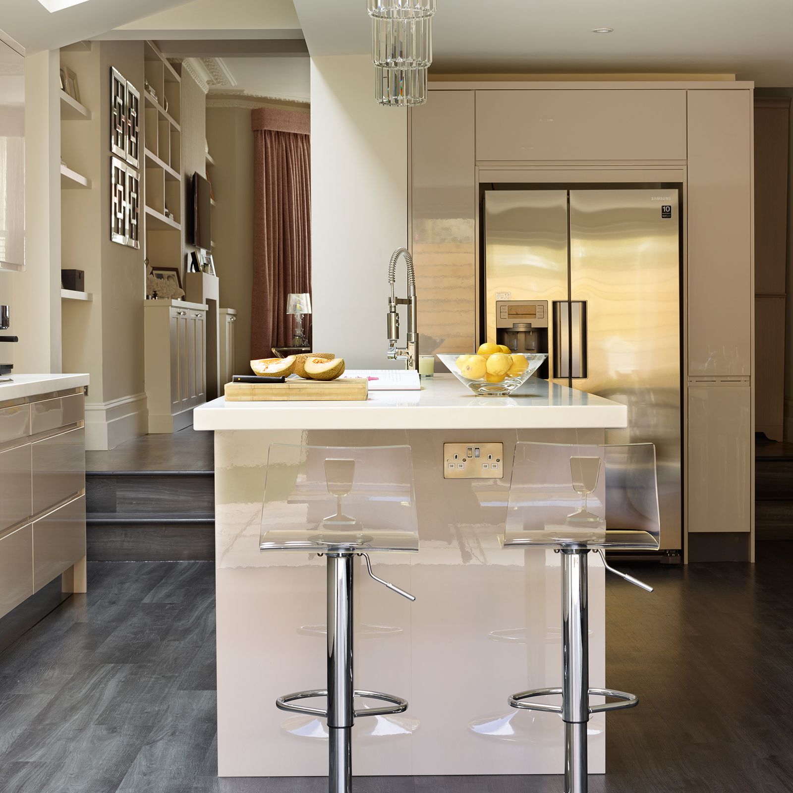 Breakfast bar ideas to make your kitchen more flexible | Ideal Home
