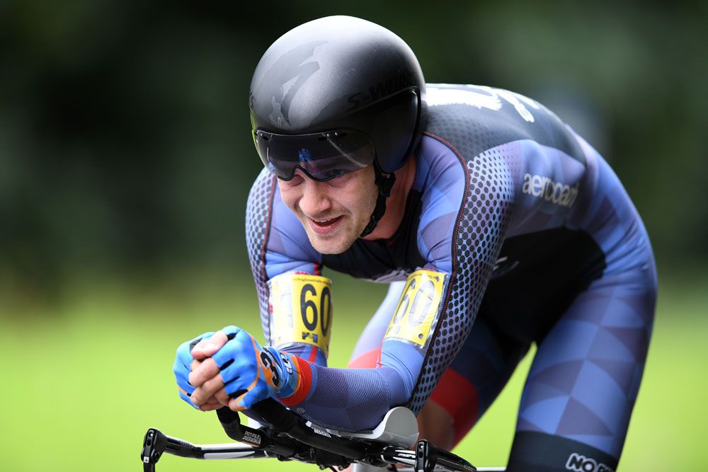 Hayley Simmonds and Richard Bussell win national 10 time trial titles ...