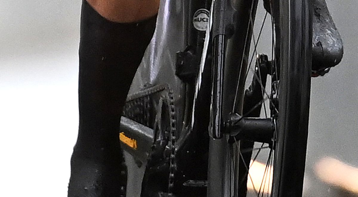 Heavily modified road bikes take over Tour Down Under prologue ...