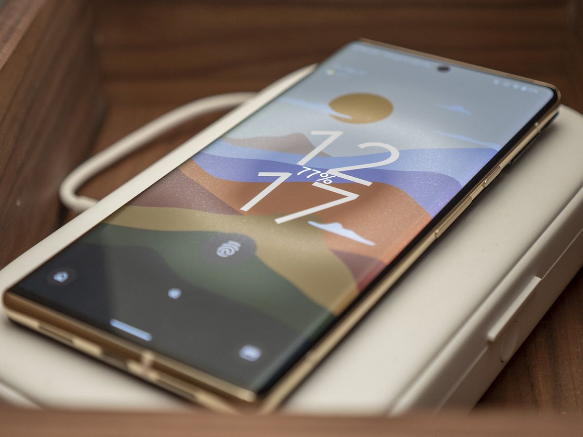 Best Google Pixel 6 wireless chargers 2022 | Android Central