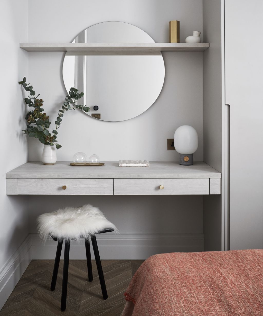 Bedroom layout ideas with desk: 12 ways to arrange your space | Homes ...