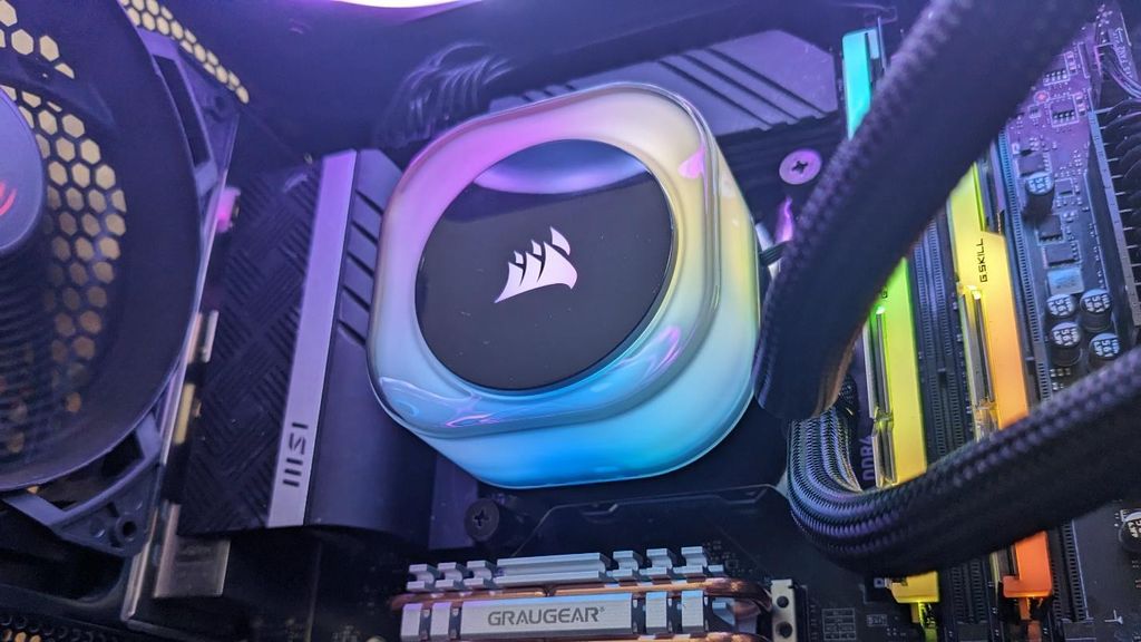 Corsair iCUE Link H150i RGB Review: Strong performance, tons of ...