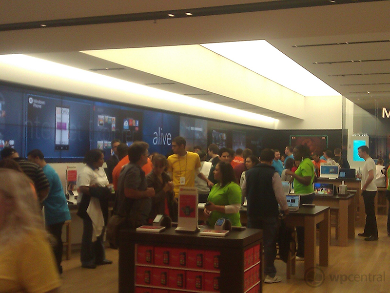 Photos of Microsoft store grand opening in Christiana Mall, Delaware ...
