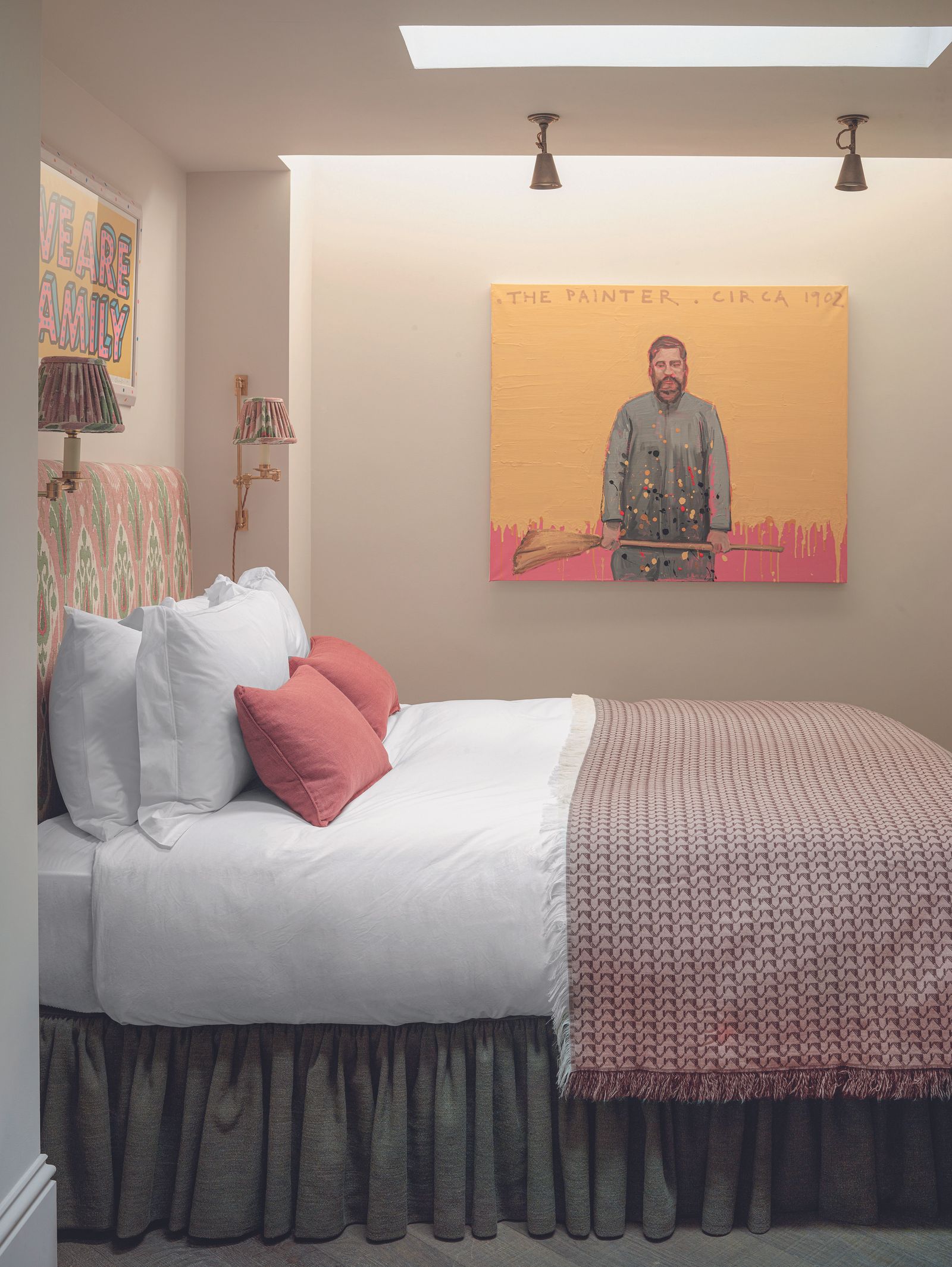 This 30 Second Trick Tells you if Your Pillows Need Replacing | Livingetc
