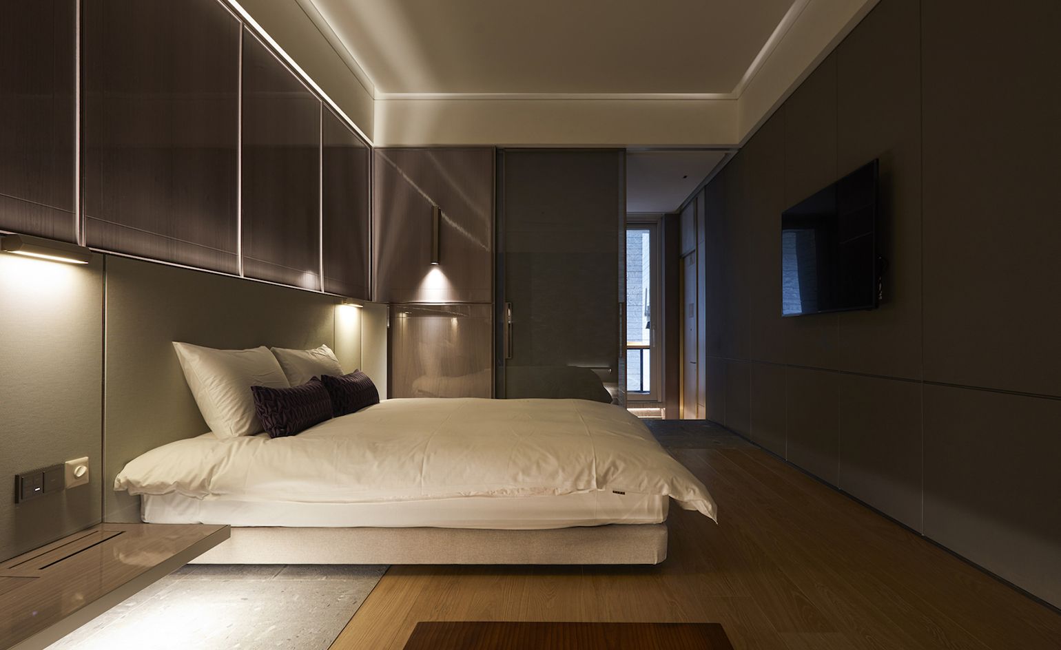 Owall Hotel | Wallpaper