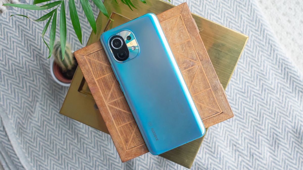 Xiaomi Mi 11 review: A cut-price flagship killer | IT Pro