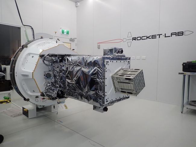 How Darpas Experimental R3d2 Satellite Was Built Super Fast Space