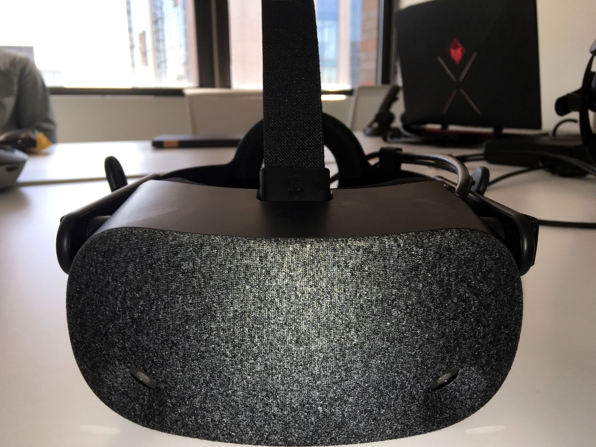HP Reverb VR Headset Hands-On: HTC Vive Pro’s Got Competition | Tom's ...