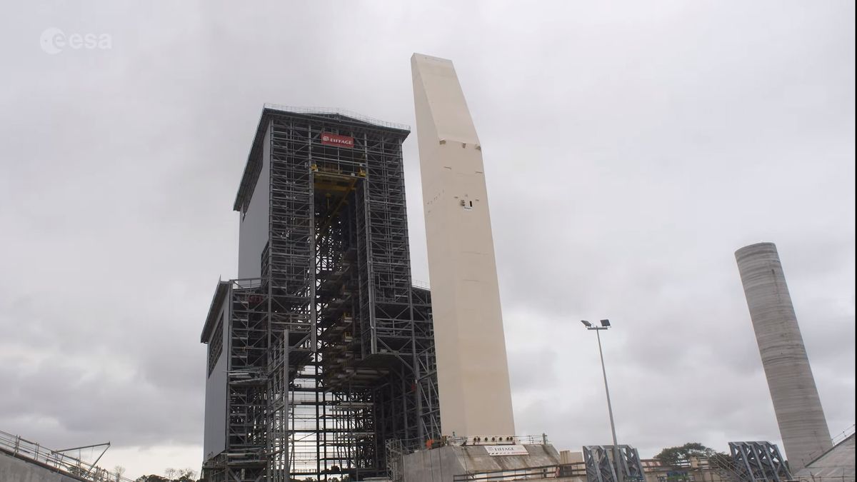Watch the Gantry Europe's New Ariane 6 Rocket Take Its 1st Test Drive ...