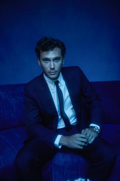 Who Plays Erik Menendez in 'Monsters: The Lyle and Erik Menendez Story ...