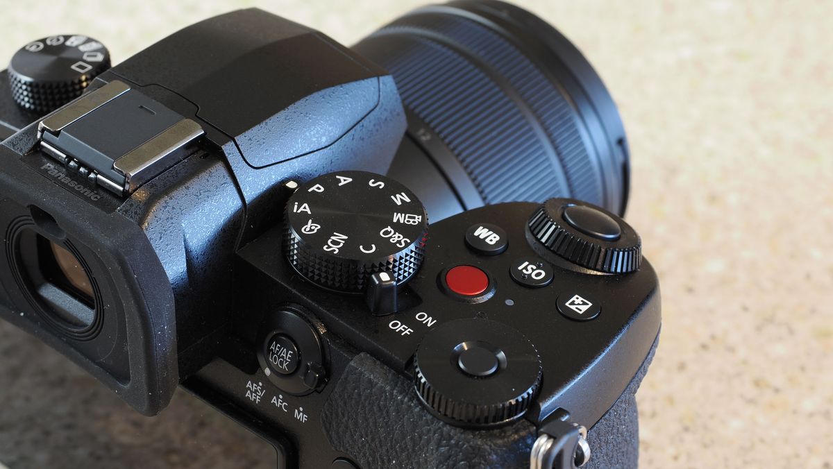 Panasonic Lumix G97 review: enthusiast-level camera, beginner-level ...