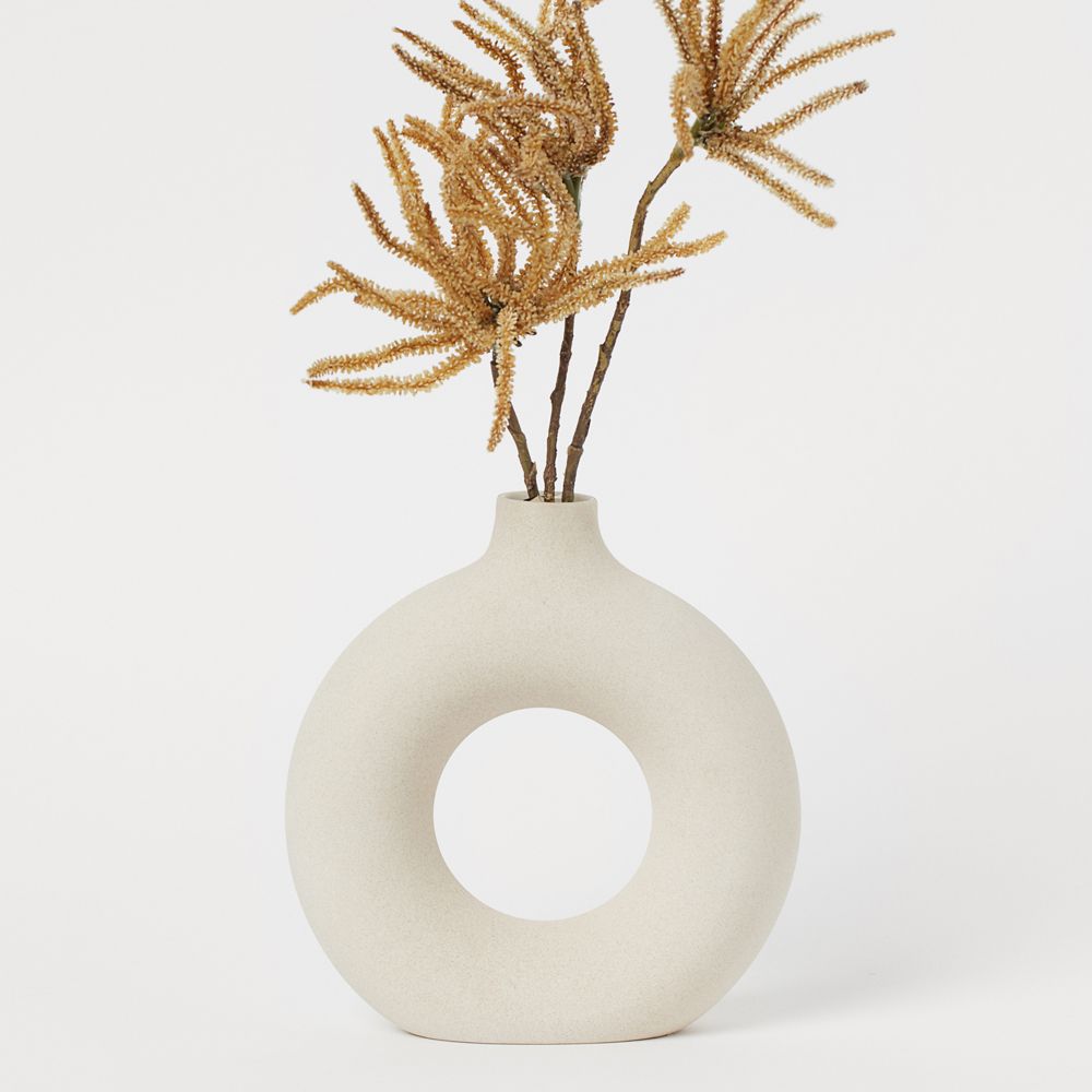 Primark is selling a £6 dupe for the H&M circular vase | Ideal Home