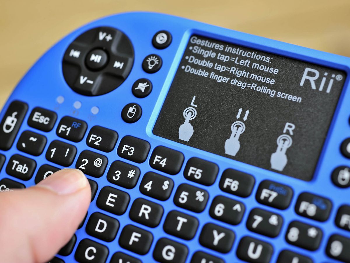 Rii i8+ Mini Wireless review: a tiny keyboard for Continuum or Compute ...