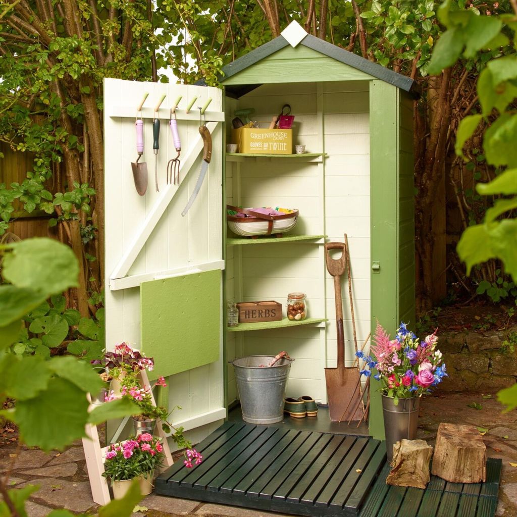 Small garden decking ideas — 7 ways to deck a petite space | Ideal Home