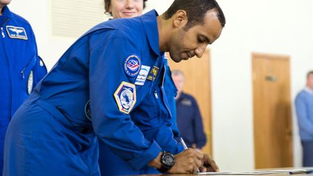 Hazzaa Ali Almansoori: The 1st Emirati Astronaut's Space Station ...
