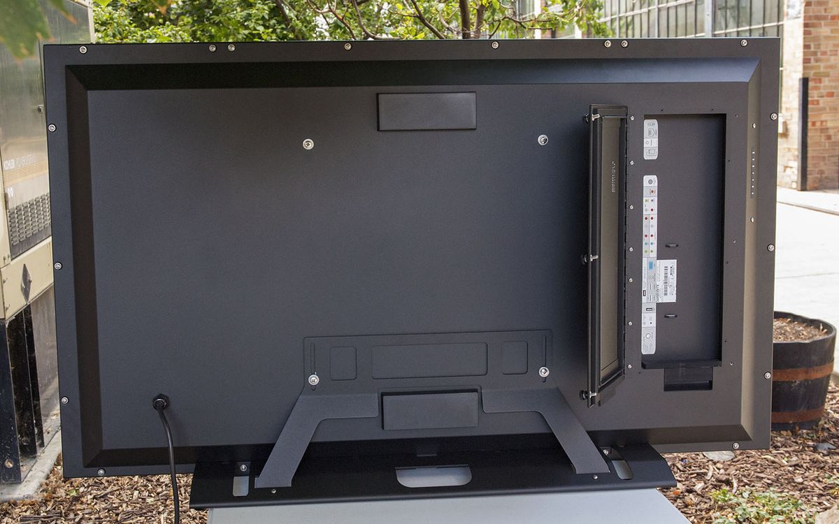SunBrite TV Signature Series 55-inch Outdoor TV - Full Review and ...