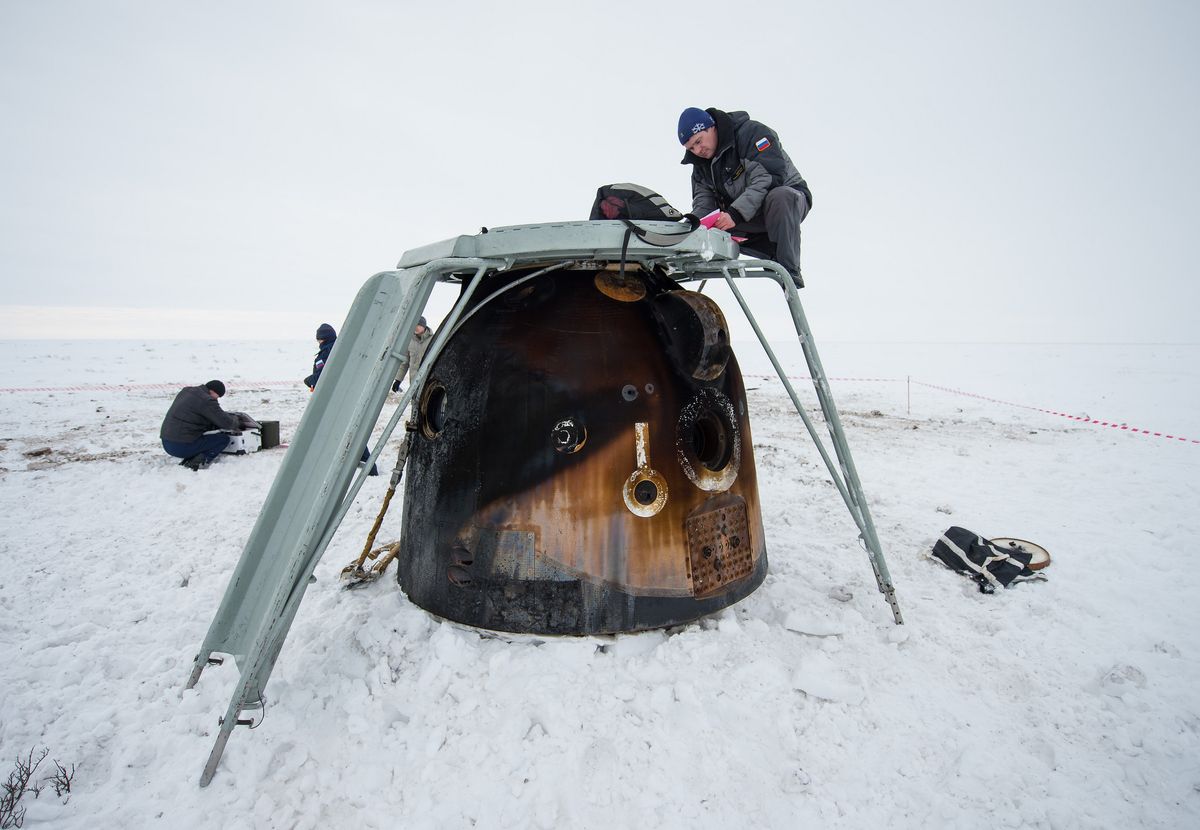 Soyuz Landing Photos: US-Russian Expedition 38 Crew Returns to Earth ...