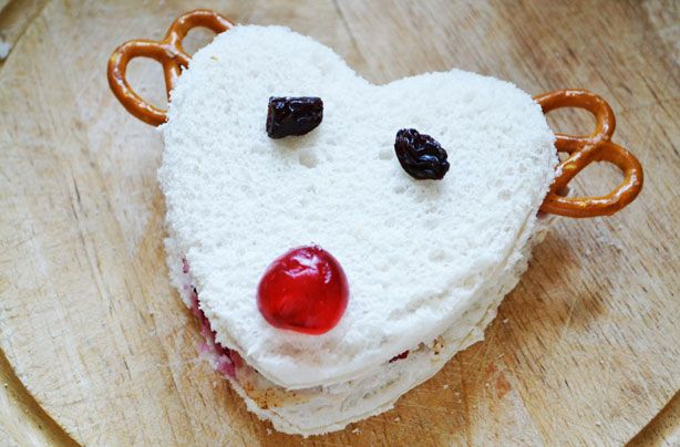 Christmas reindeer sandwiches | Snack Recipes | GoodtoKnow