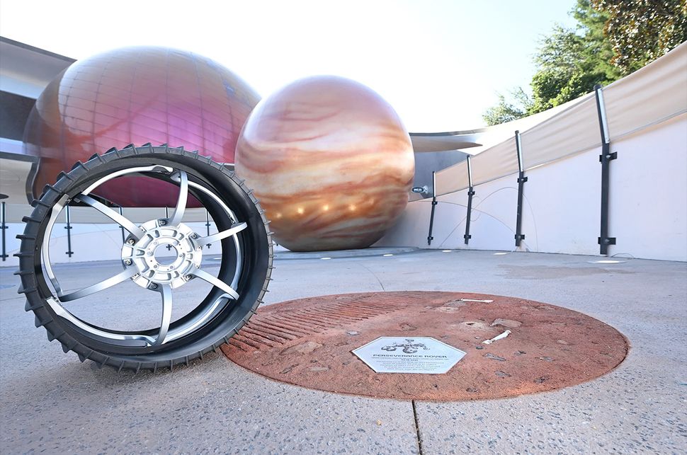 Disney debuts NASA Perseverance Mars rover tracks at EPCOT's Mission ...