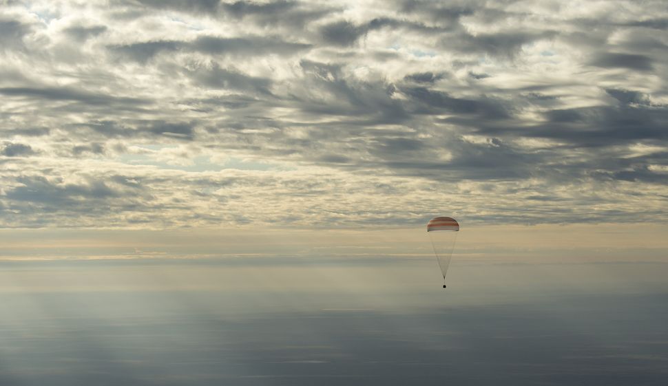 These NASA Photos of a Space Station Crew Landing Are Simply Gorgeous ...