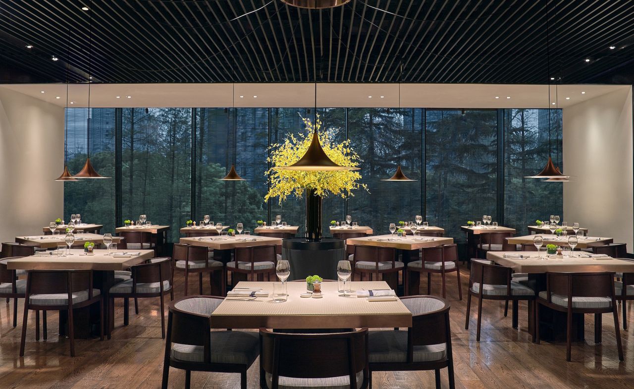 Phénix Eatery & Bar | Wallpaper