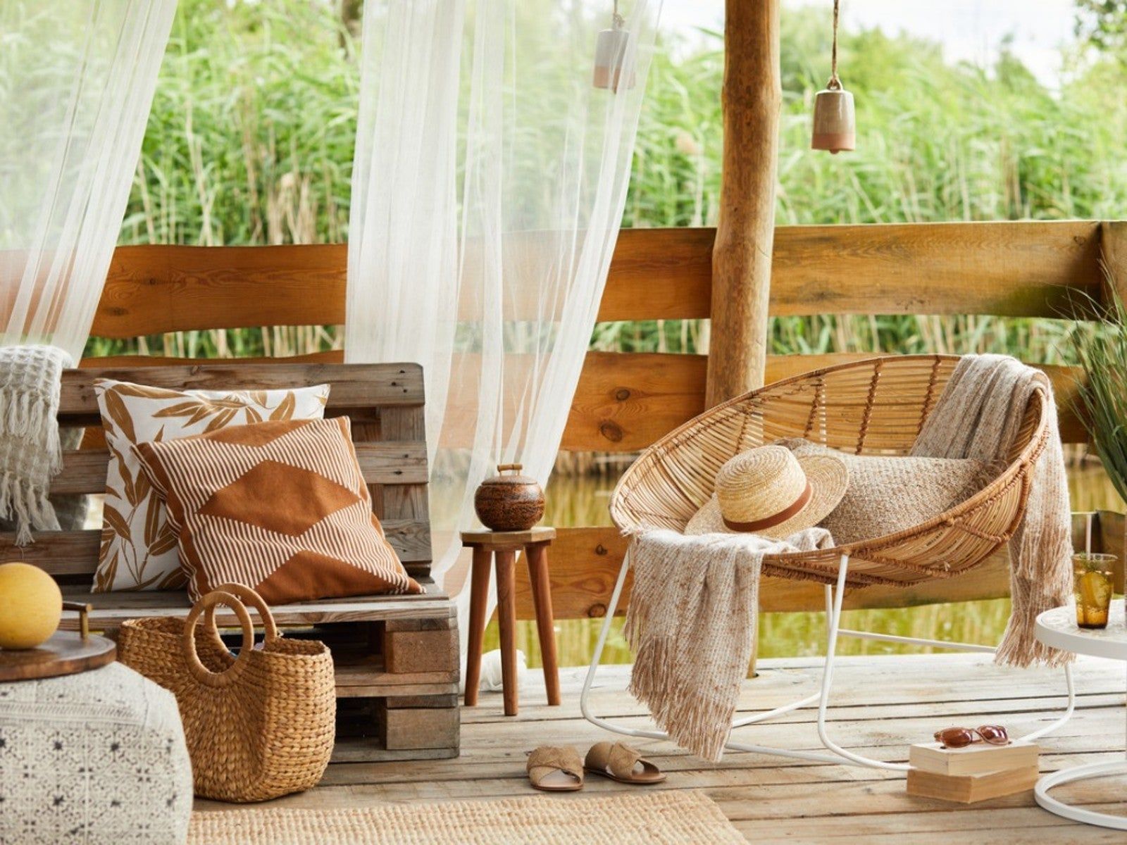 How To Create A Boho Style Patio In Your Backyard | Gardening Know How