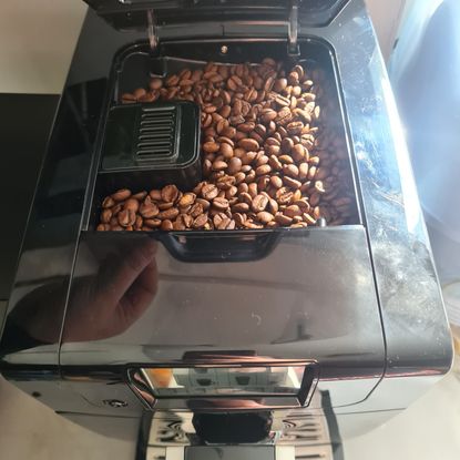 Cuisinart Veloce coffee machine review: your new live-in barista ...