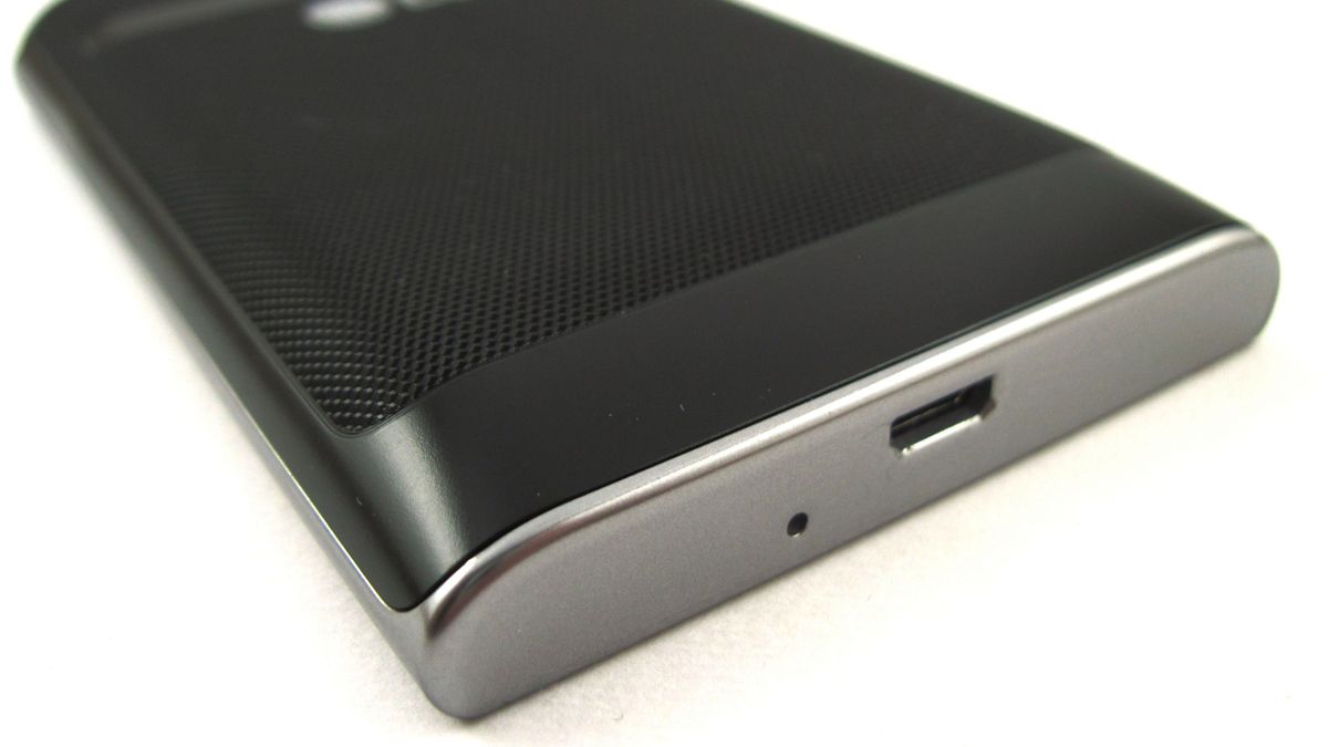 Battery life and connectivity - LG Optimus L3 review - Page 10 | TechRadar