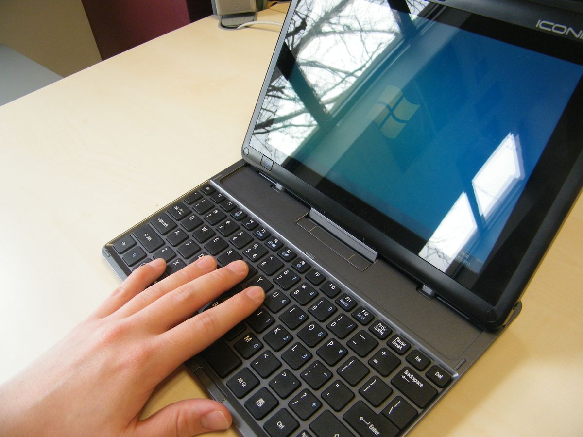 Acer Iconia Tab W500: Features and performance - Acer Iconia Tab W500 ...