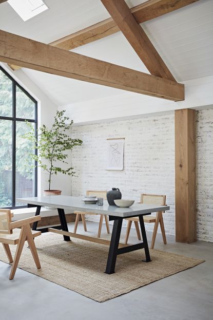 how to choose the best dining table shape for your home | Livingetc