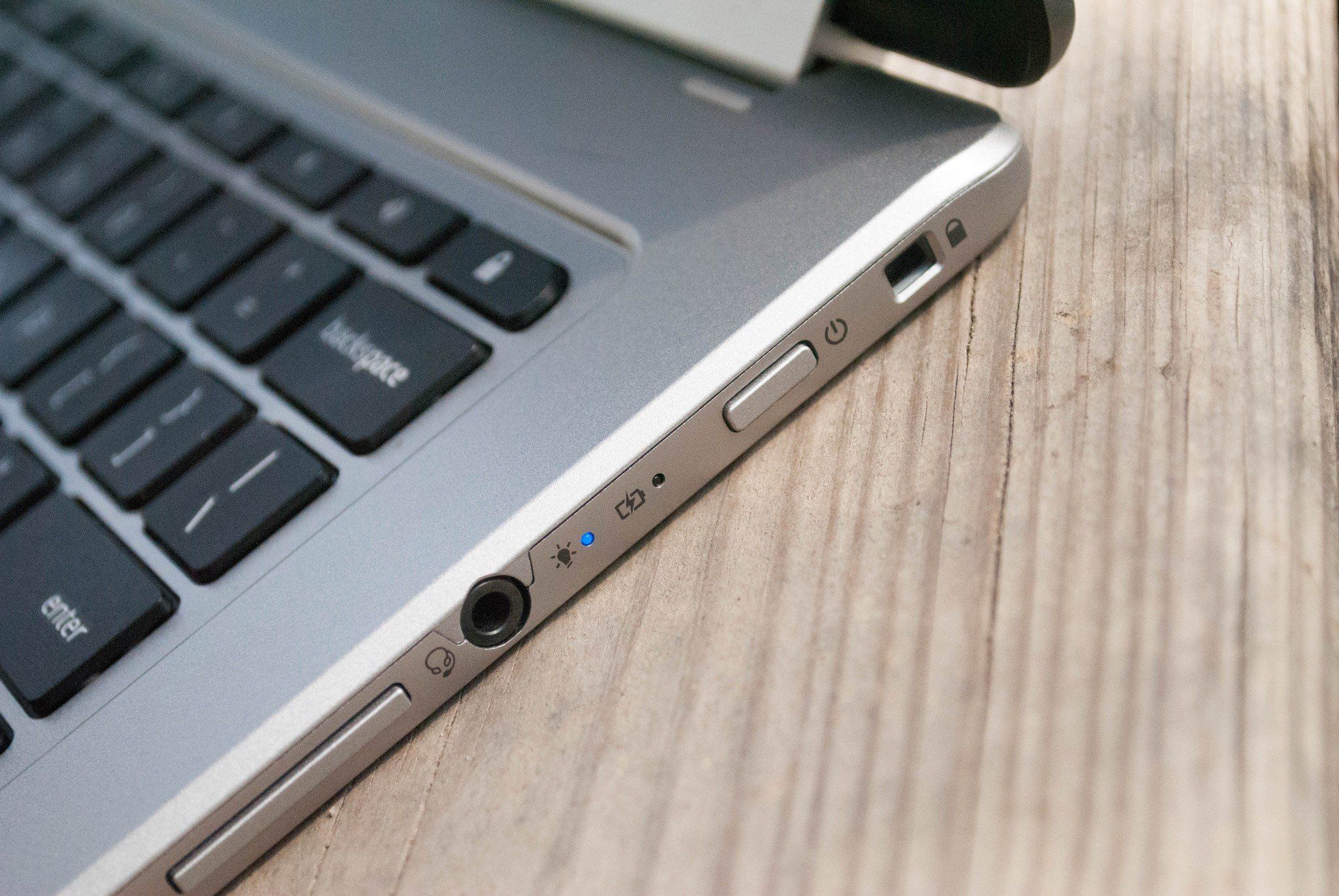 How to fix Chromebook battery problems: Power it off before you put it ...