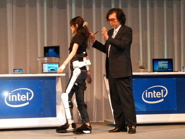 HAL robot walker shown off at CEATEC 2011 | TechRadar