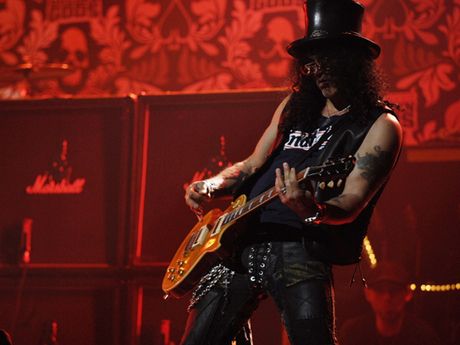 Slash UK tour dates announced | MusicRadar
