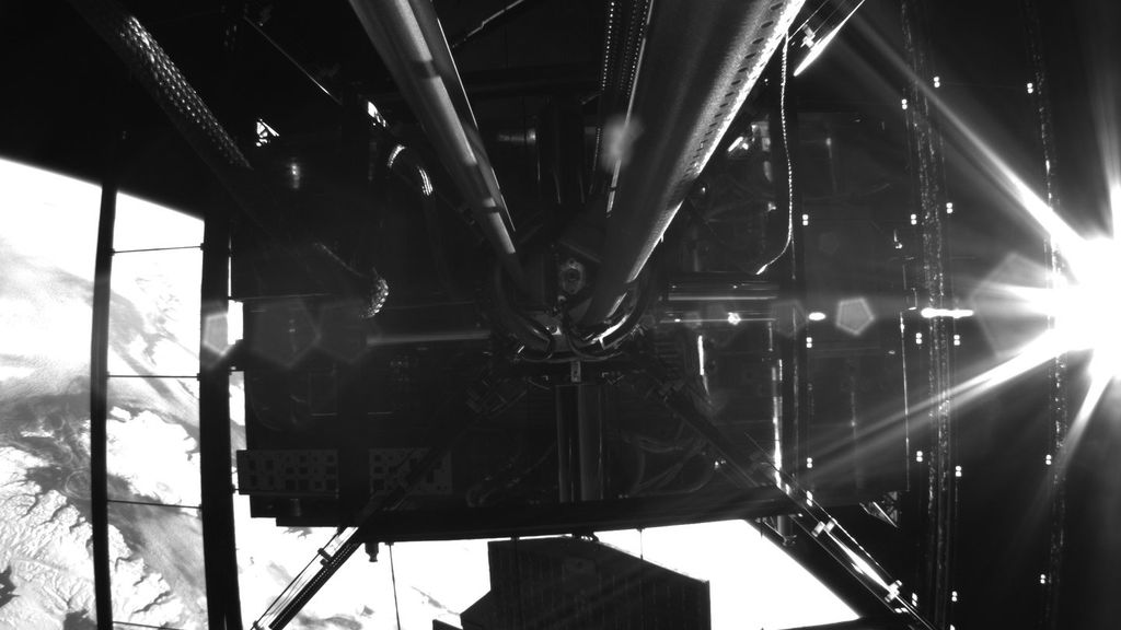 Space rescue! Watch a satellite being saved from a wire snag (video ...